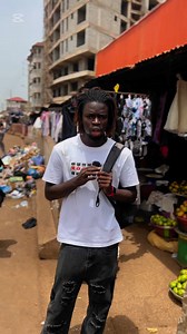 Je sais pas comment, mais de loin, cette dame a attiré mon attention. Je lui ai offert du Bazin. Encore une fois, merci à Bocoum Bazin | Ikk show