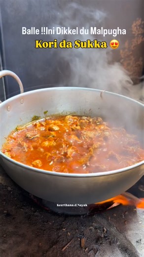KEERTHANA D NAYAK on Instagram: "Sunday helidre ellara manasu jingi Chaka jingi Chaka aguthe😬adu kuda Ootake chicken Sukka madidre antu ahaa!!👌🤪 #food #trending #tulunadu #nonveg #foodstagram"