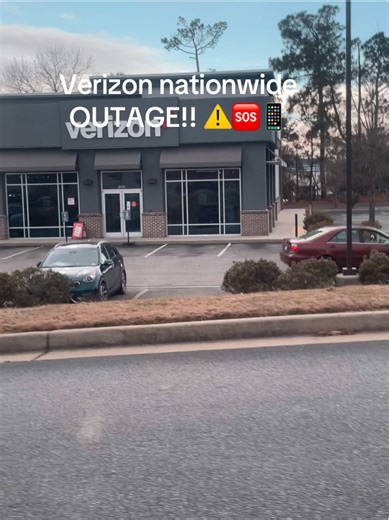 When I didn’t know, there was an outage and I passed by Verizon and I’m like what’s with all the chaos 😅😅😩 #verizon #phoneoutage #verizonoutage #2026 #noservice