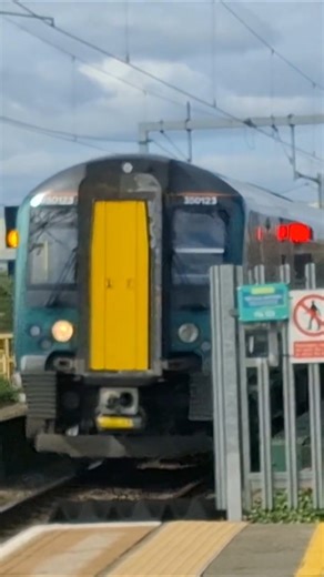 LNWR Class 350 123 Passing Sandwell & Dudley