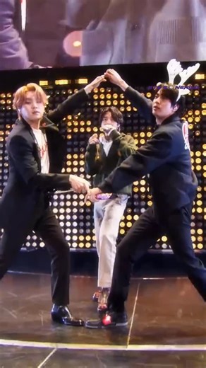 Jimin 🐥 Fanpage 💜 | Park Jimin BTS 지민 ✨ on Instagram: "#jimin #bts 💜🐣 BTS Butter Live Concert Performance Heart Radio Sharing only No reuse 🌸 Credit @bts.bighitofficial @rkive @thv @uarmyhope @bts.brightoffical @agustd @bawwow_bam BTS Reels BTS Edits Jimin Reels Jimin Edits #Jiminbts #박지민 #parkjimin #dance #music #borahae #rkive #rm #방탄소년단 #bangtansonyeondan #bangtanboys #kimseokjin #kpop #bts #v #jk #suga #jhope #박지민 #김석진_민윤기_정호석_김남준_박지민_#btsarmy #btsforever #btslove #btsedits #btsvideo #b