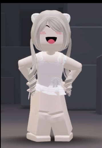 follow my other account!! @꧁𝕔𝕖𝕗𝕚𝕟𝕒꧂ ignore the dirty screen i got nail glue on it.. #favpets #adoptme