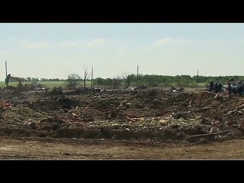 Texas blast leaves behind 100-foot crater