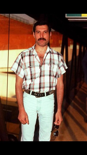 ♥️🎶🎙️ #Freddie70 #BackChat #HotSpaceVibes #Freddie80 #Love #Mood #Leather #Funky #Disco #Queen ❤️‍🔥🎧🎸💥⚡ | Leggende della Musica tra Pop e Rock