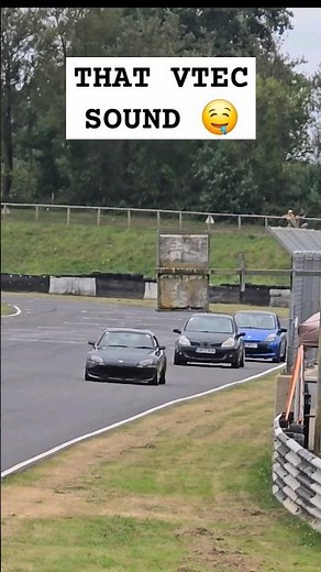 Honda S2000 S2K Vtec vs Renault clio 197 & Clio RS 200 #vtec #hondas2000 #cliors