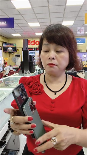 123K views · 1.8K reactions | CẤU HÌNH CAO - GIÁ HỌC SINH NUBIA V70 DESIGN RAM 8+12GB MỞ RỘNG BỘ NHỚ TRONG 256GB PIN 5000mAh MH RỘNG 6.7" HỖ TRỢ NFC GIÁ 2.990.000 BH CHÍNH HÃNG 1 NĂM LH 0989668189 @ NÊU BẬT @ NGƯỜI THEO DÕI | Hahoanmobile - Điện thoại thông minh chính hãng | Facebook