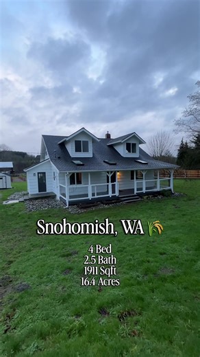 Stunning Property with Barn and Riding Arena for Sale