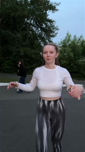 Videos de liinaliis (@_liinaliis) con “sonido original - liinaliis”