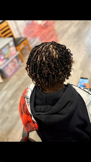 Hey yall I'm Gabby. Im a licensed loctician and braider.I'm located in Knoxville TN. I provide retwists, detoxes, instant locs, reattachment/ extensions, and repairs. If you're in Knoxville and need a loctician message me to book #licensedloctician #knoxvilleTn # #shampooalwaysincluded | Gabby Locs