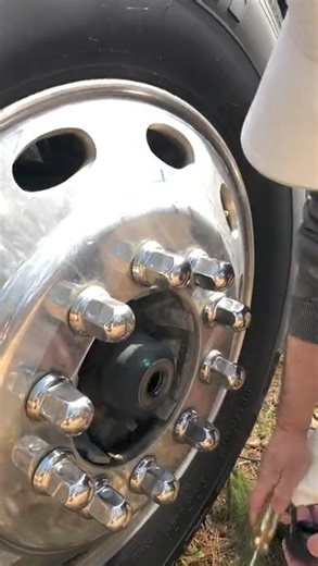 75K views · 499 reactions | A simple hack to avoid potentially losing control! | Smart Trucking | Facebook