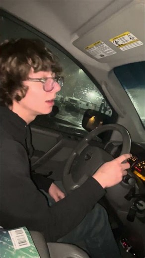 Stop sign #funny #helpmemakethismakesense #comedyvideos #skit #memes #funnyshorts #funnyvideos