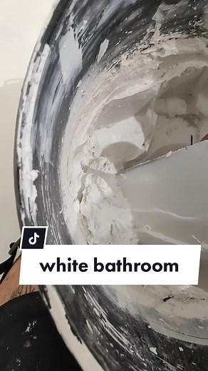 White Microcement Bathroom: A Builder's Art in Polished Plaster