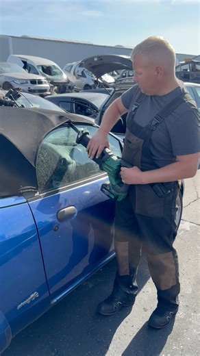 Here's what to do if the roof of your convertible won't open