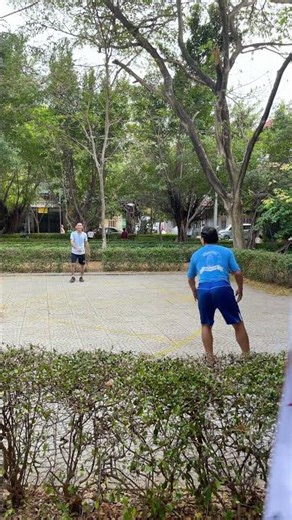 RAPID FIRE SHUTTLE 🔥 nonstop kicking streak #shuttlecock #shorts #shortvideo #shortsfeed #badminton