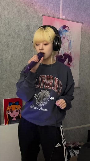 Live Performance of DECO*27's 'Vampire'