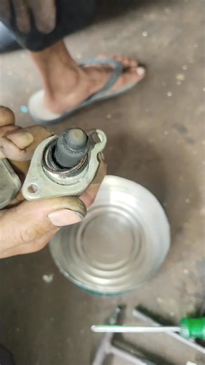 A dirty ISC sensor is one of the causes of engine stuttering #reelsvideo #automotive #engineering | Andri Irawan