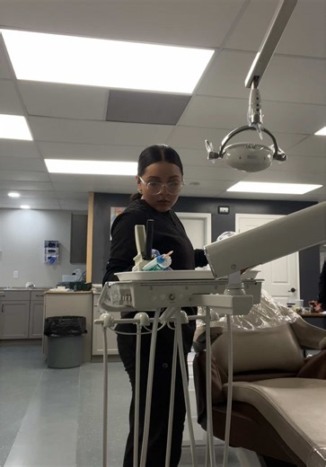 Creating a Temporary Crown as a Dental Assistant