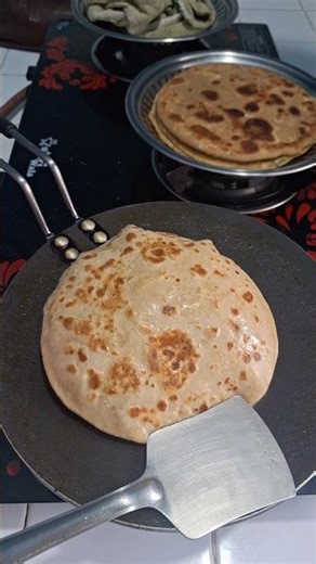Aloo paratha #ytshorts #parathatips #stuffedparatha #patatha #breakfast #alooparatha