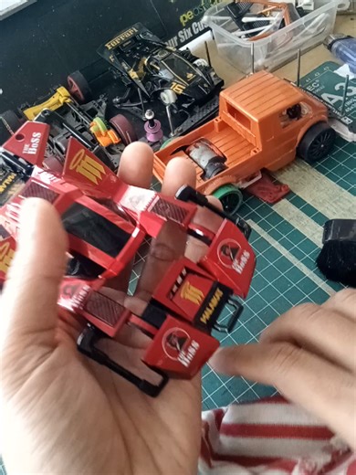 custom repaint body Tamiya mini 4wd broker G candy red Ferarri custom decal by request.. • download file decal & layout body Tamiya mini 4wd www.vectoria.fun • info & pemesanan langsung saja inbox atau wa nomor di bio ☕ • #tamiya #tamiyamini4wd #tamiyaindonesia #tamiyamini4wdindonesia