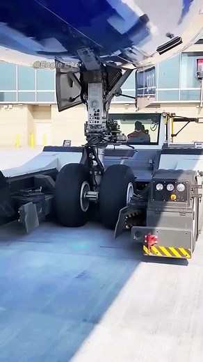 Can you imagine this vehicle worth more than a Rolls-Royce? #documentary #engineering #vehicle #aircraft #airport