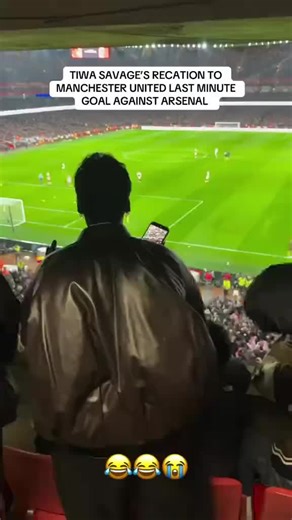 🇳🇬 𝙀𝙉𝙏𝙀𝙍𝙏𝘼𝙄𝙉𝙈𝙀𝙉𝙏 𝘿𝘼𝙄𝙇𝙔 on Instagram: "Tiwa Savage & Odumodu’s reactions to Man U’s last minute goal against Arsenal 😂😭"