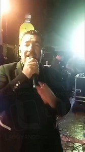 25K views · 560 reactions | #viral La conmovedora historia de un cantante huilense que le tocó cerrar un concierto ya sin público, pero este hombre es demasiado afortunado, porque quien permaneció fiel acompañándolo fue su esposa. Ella estuvo hasta el último momento demostrando que el verdadero amor siempre está en primera fila. 殺, parte 3 | La Exitosa La Mas Sabrosa | Facebook