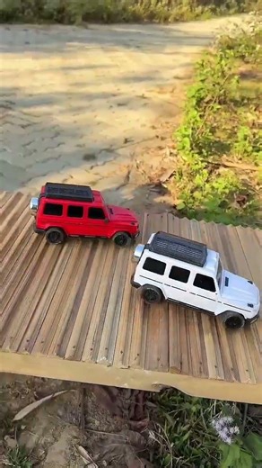 Two Mercedes Vs Rock Crawler Long jump test! 🔥-