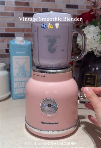 Quick and Easy Creamy Smoothie Recipe with Blender