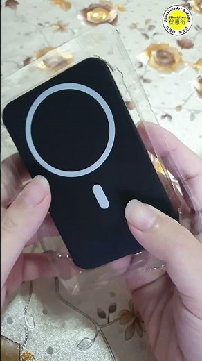 B哥 来 开箱 HT-W011 无线充电宝 Wireless Power Bank。