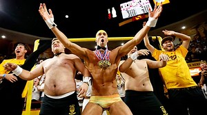 Olympian Phelps strips down at Arizona State game