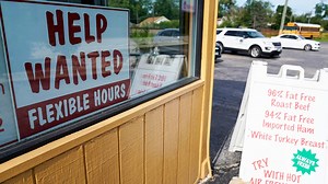 What the last major economic report before Election Day showed