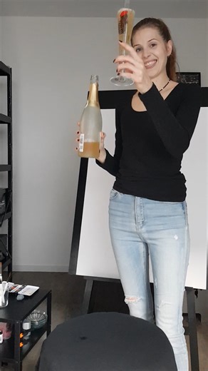 4.2K views · 20 reactions | Glasdesignerin, Illustratorin, angehende...