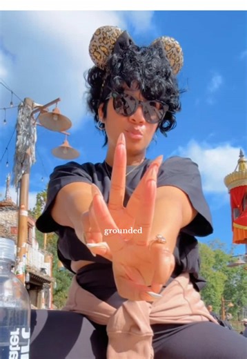 Sun on my skin. Time is moving slowly. 🐆 #shorthair #pov #softconfidence