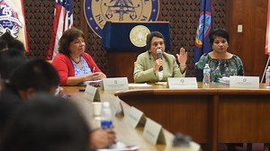 Governor: Negotiating on the military buildup is a question of Guam's political status