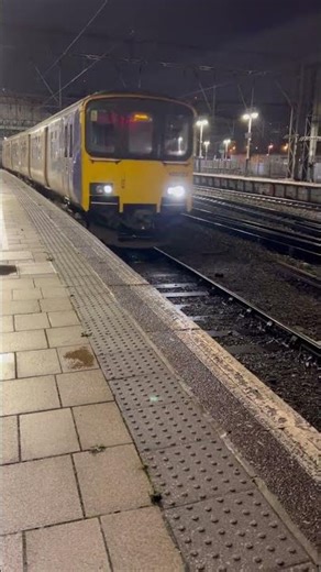 Northern class 158 departing Manchester Piccadilly for Chester 6/12/2015 #train #shorts