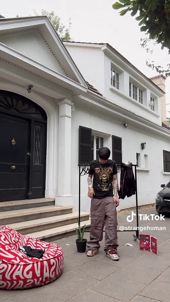 Hot Topic Outfits for University: Stylish Combinations