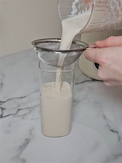Delicious Homemade Almond Milk Recipe in Under 10 Minutes