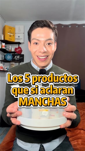 Valo on Instagram: "✨ LOS 5 PRODUCTOS QUE SÍ ACLARAN MANCHAS ✨ Aquí te dejo mis favoritos para un tono más parejo, luminoso y uniforme. Cada uno trabaja diferente, pero todos están pensados para ayudarte a desvanecer manchas reales 🤍🌙 Productos mencionados: 1️⃣ 🌙 @zoskinhealthmx ZO Skin Health Pigment Control + Blending Crème — tratamiento fuerte contra manchas rebeldes 2️⃣ 🍑 @dermatologiasvr Clairial Night Peel — peeling suave para difuminar tono disparejo 3️⃣ 🌜 @farmapielmx Meladermic Nig