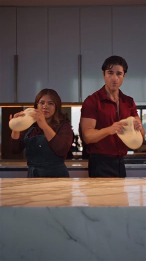 760K views · 33K reactions | Knead some meat in your buns? #burger #fries #jollibee We made a full homemade version of the Jollibee Aloha Burger with juicy minced beef, grilled pineapple, crispy bacon, melted cheese and topped with sweet honey mayo glaze. Sandwiched between some homemade sweet brioche buns. Paired with salty Triple fried golden fries, an absolute delight. Craving a bite? | Donut Daddy | Facebook