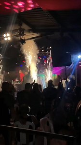 23K views · 646 reactions |  La nota no bajó ni un segundo, así se vivió la fiesta.La Noche Romántica en Santa Elena fue a fuego lento y con el corazón encendido.Cantamos, bailamos y nos dejamos llevar por la música.Gracias a todos los que le metieron alma,que no cantaron… gritaron.Que no bailaron… se entregaron.DJ Holmes prendió la pista,y Santa Elena se encargó del resto. ¡Así sí dan ganas de repetirlo todo! | Dj Holmes Salsa | Facebook