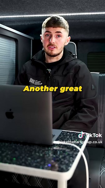 Volkswagen Transporter 2.0 TDI T28 Highline Diesel Manual FWD SWB Euro 6 😍🖤 A MUST SEE CAMPER!! 😍📸 DETAILS: 🌟Year: 21 Plate 🌟Mileage: 64,000 🌟Transmission: Manual 🌟Fuel: Diesel SPEC: 😍😍😍 Gloss black grills upper and lower with the wide mouth kit Side bars Poptop with front and side windows and scenic canvas Bed board in the poptop Carpet line the back 2 side windows (driver opening) Rear barn door windows Black curtains for the windows Hard wearing floor covering Full furniture with t