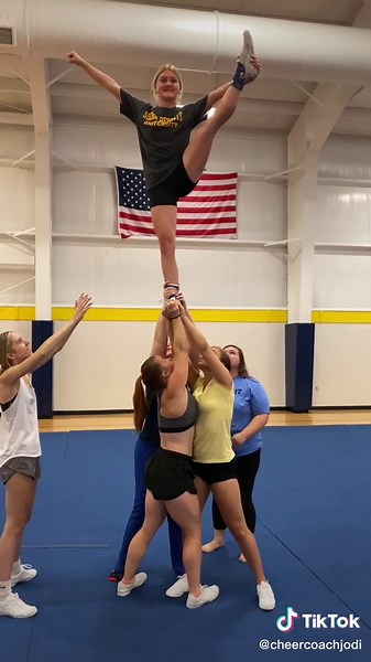 Hillsdale Cheerleaders Elevate Strength Training