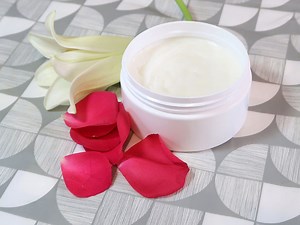 Enfleurage Process - Cold & Hot Methods Using Coconut Oil