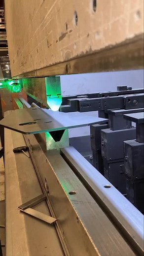 #pressbrake #sweden #sverige #steel #iron #edges #kantpress #bystronic #400ton