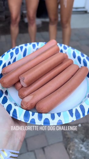 Watch 7 girls try to catch hot dogs in their mouth #bacheloretteparty #openwide #hotdogchallenge #foryoupage