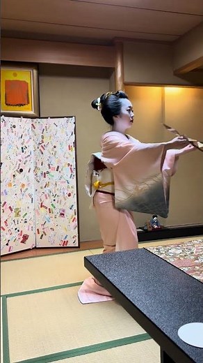 Geisha dance in Kyoto (part 1)
