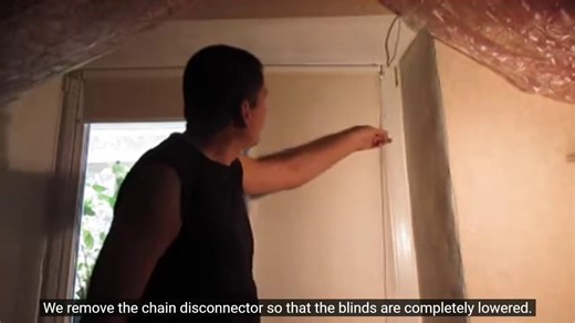 How to repair a roller blind that won't move straight.