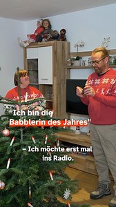 369K views · 4.6K reactions | Angela findet, dass sie unbedingt ins Radio sollte – schließlich ist sie schon die „Babblerin des Jahres“. #weihnachtenfüralleswr | SWR | Facebook