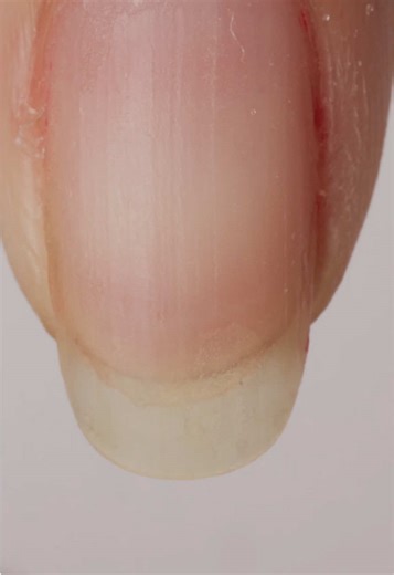 Have you tried Epic Smoothing Base yet? 👇 Smooths ridges, builds strength where clients need it, supports up to 21 days of wear*, and features glide-off removal technology. *when used as directed *Cure using button 2S (1 minute) in the CND LED Lamp #CNDSHELLAC