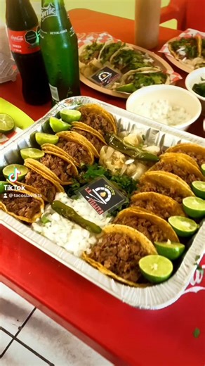 #tacoslavillitaN2 pide tus tacos a domi lonches y rosca de tacos de bistec o pastor #apoyo #consumelocal #delivery #ABIERTO #tacos #bistek #PiedrasNegras pedidos al 8782110449 y 8782099201 | Tacos La Villita N2